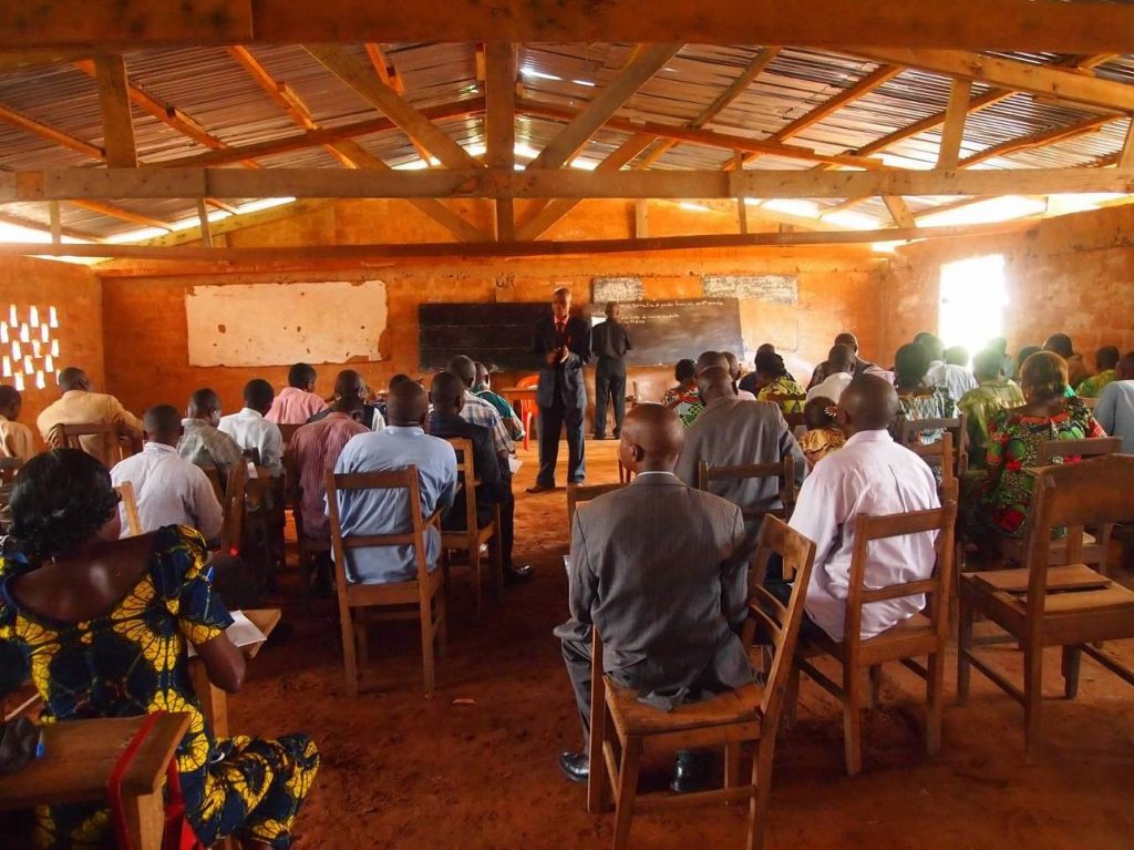 Mungindu: A poor but thriving community in Congo - Mennonite Healthcare ...